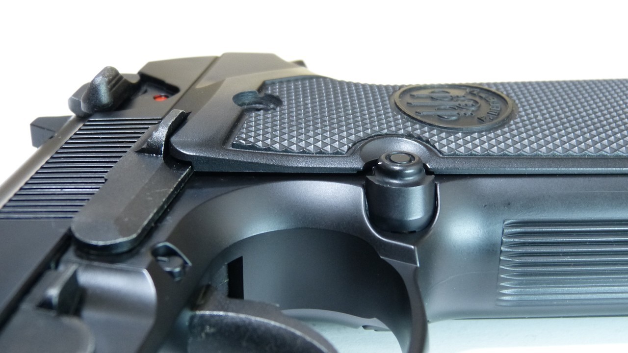 M92Fのグリップを交換してみたのですが・・・: まる吉のトイガン基地